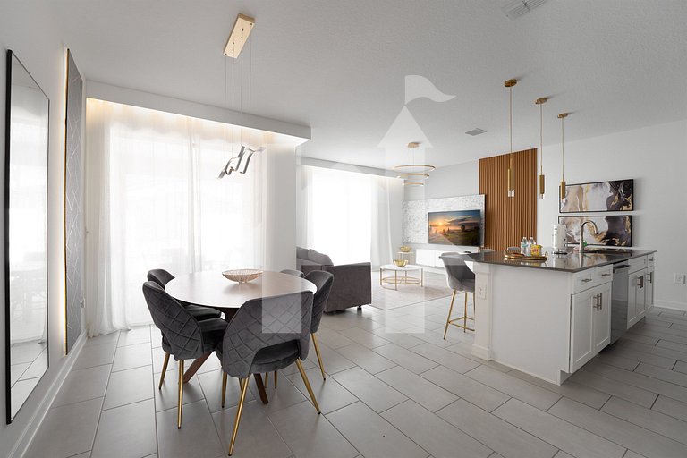 Townhouse 4Q Storey Lake com Piscina